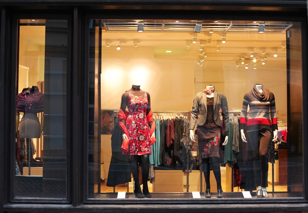 Vitrine de loja: quais tipos de vidro utilizar? - A2 VIDROS